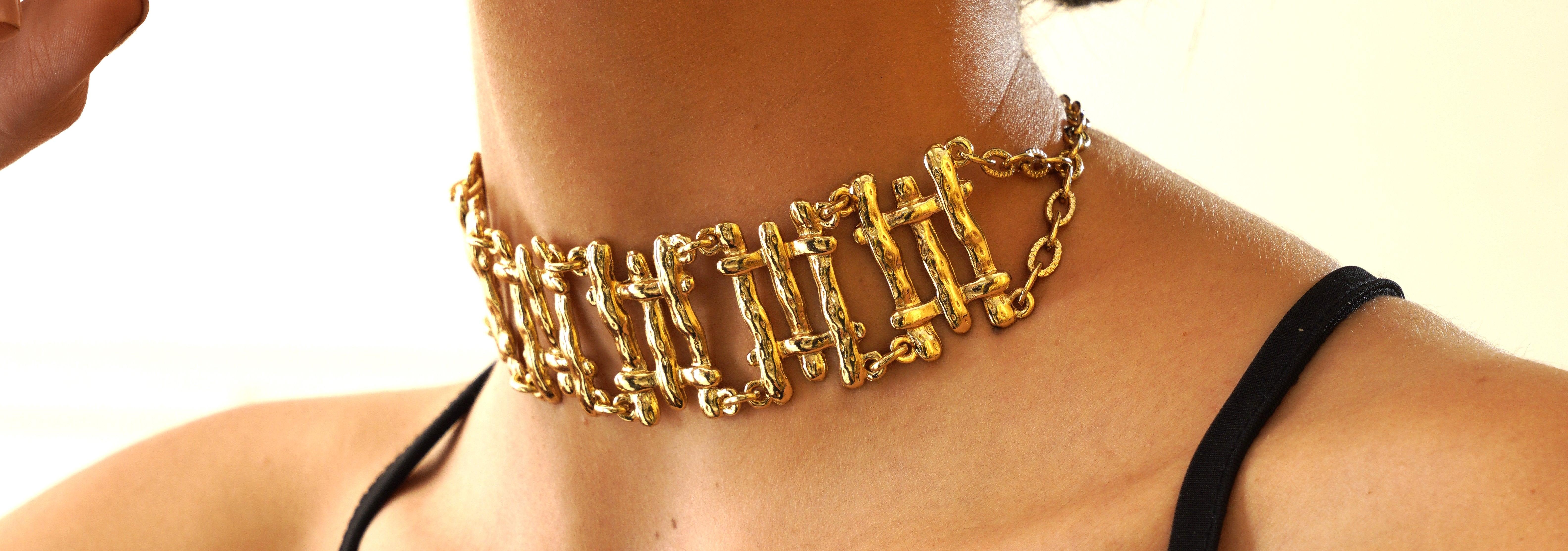 Gold & Pearl Choker Necklaces: Embrace Contemporary Elegance